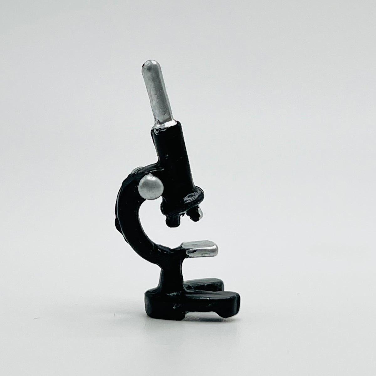 Microscope - 1/12 Scale Dollhouse or Diorama Miniature – Freedom Miniatures