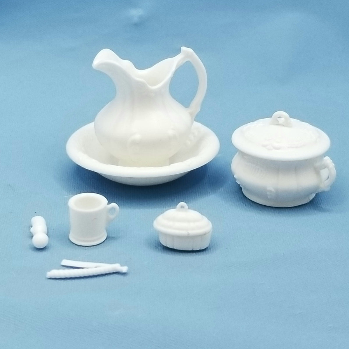 Chrysnbon 9-Piece Chamber Set - 1/12 Scale Dollhouse Miniature ...